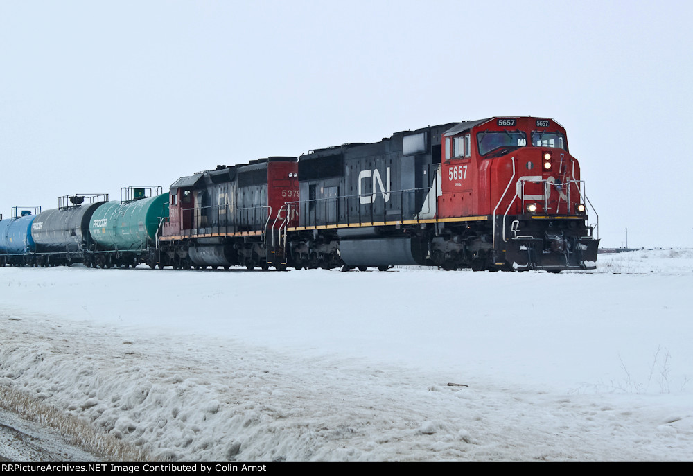 CN 5657 & 5379 switch at CNs' Scotford yard